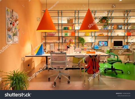 Vitra: Bilder, Stockfotos und Vektorgrafiken | Shutterstock
