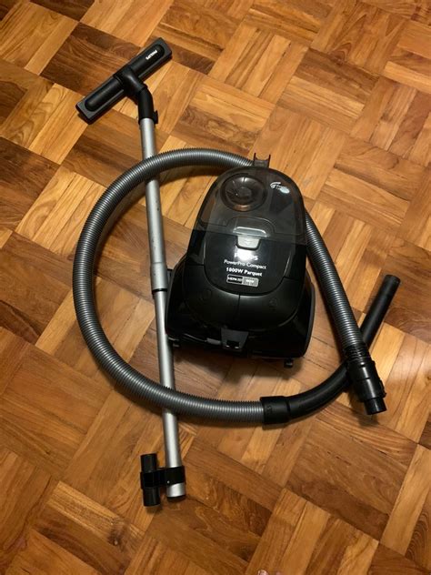 Philips PowerPro Compact 1800W Vacuum Cleaner, TV & Home Appliances ...