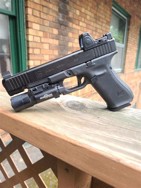 Glock G34 on G45 and its not stuck.. don't need help : r/Glocks