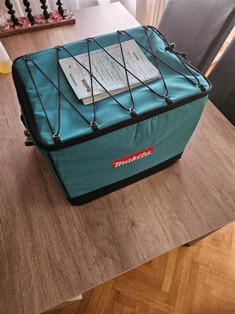 Makita jednoručna glodalica RT0700CX2J