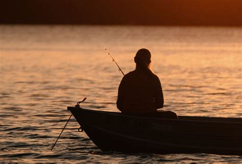 Frauen beim Angeln: Outdoor-Hobby wird immer beliebter - BLINKER