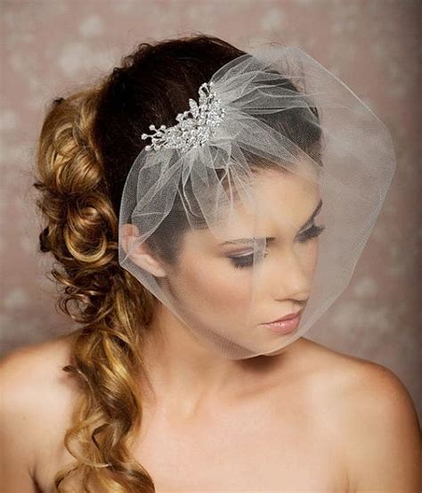 Одноклассники | Velos de novia, Tocados de novia, Tocados boda