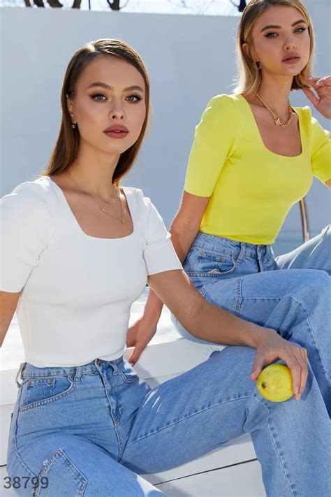 Белая футболка с квадратным вырезом (№ 38799) ♡ Gepur - women clothes store