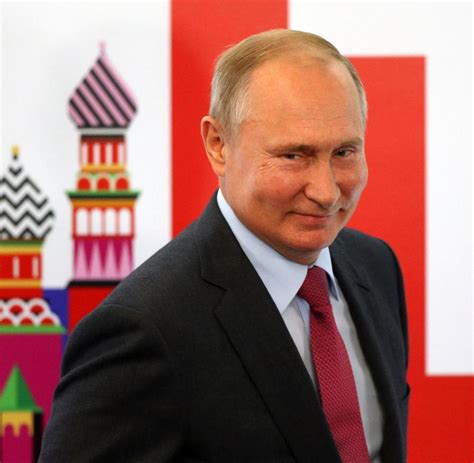 Haft für Schamanen, der den „Dämon“ Putin vertreiben wollte - WELT