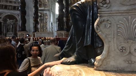 People Rubbing Off The Toes of Saint Peter's Statue - YouTube