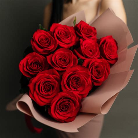 Купить «11 красных роз» с доставкой в Чебоксарах - «Flowers Studio»