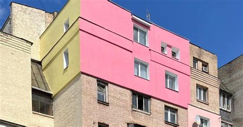 Розово-желтый пенопласт на модернистском здании на Подоле | Журнал ...
