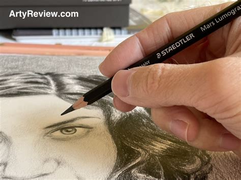 Staedtler Mars Lumograph Review (and the Mars Black Pencils)