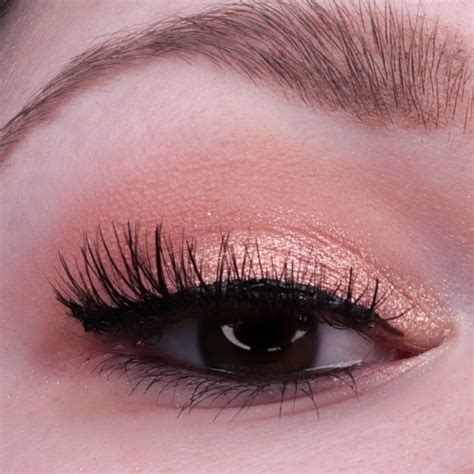 Too Faced Born This Way The Natural Nudes Palette - Schessy