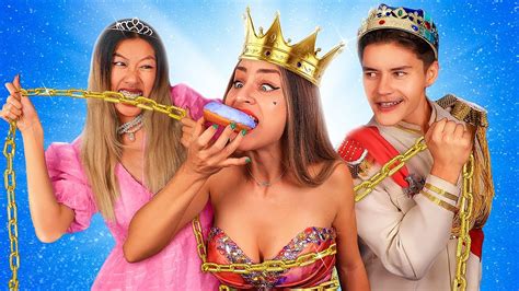 Как пронести сладости в замок принцессы! Бедная девушка в королевской ...
