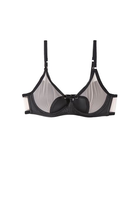 Tezenis lança coleção cheia de glamour e sensualidade. Preços começam ...