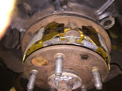Замена колодок ручника — Toyota Altezza, 2 л, 1999 года | своими руками ...