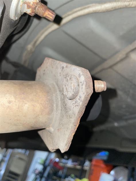 How to get this stuck stud out of exhaust : r/MechanicAdvice