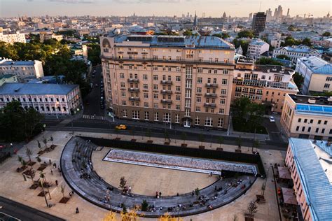 Khokhlovskaya Square / Strelka KB + DJAO-RAKITINE | ArchDaily