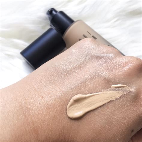 Bobbi Brown Skin Long-Wear Weightless Foundation SPF15 - Bellyrubz Beauty