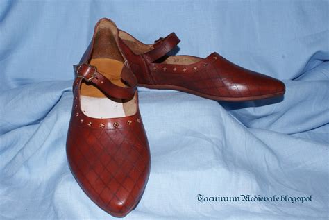 Medieval Shoes, XIV century: made by Graziano dal Barco. Scarpe ...