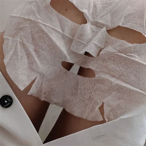 Pin by Elizabeth Betancourt on love your skin | Love your skin, Women ...