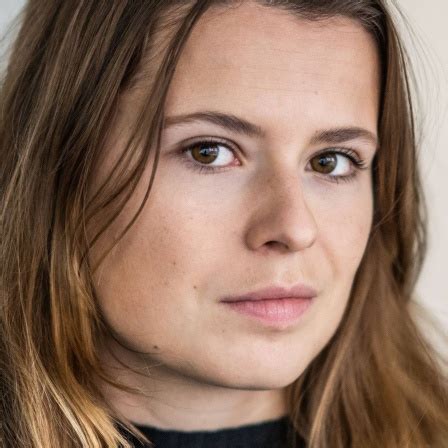 Talk mit Thees · Luisa Neubauer: "Wir dachten, wenn wir glücklich, frei ...
