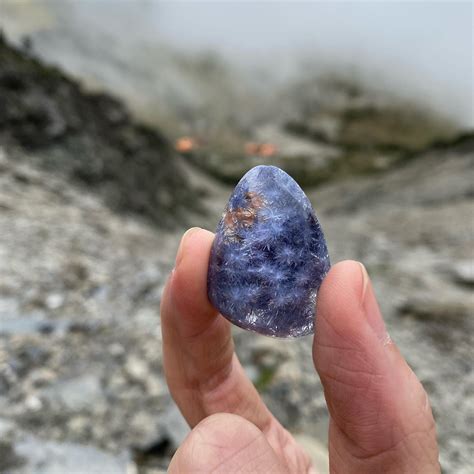 Камень Дюмортьерит: свойства минерала, формула, виды, фото, применение ...