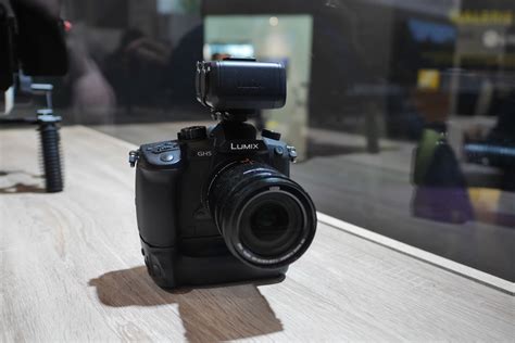 The Panasonic GH5 price and specs will be unveield on January 4th ...