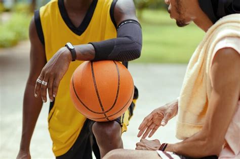 Premium Photo | Streetball players talking