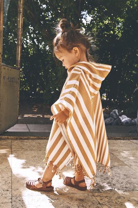Liewood Roomie Hammam Beach poncho | Mustard Creme de la creme in 2024 ...