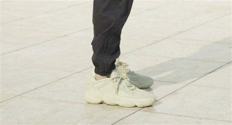 Кроссовки adidas Originals YEEZY Desert Rat 500 | Адидас изи 500 десерт ...
