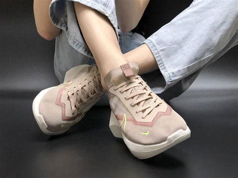 Женские летние кроссовки Nike Vista (бежевые с салатовым и коричневым ...