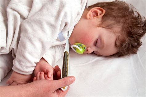 Симптомы высокой температуры у грудного ребенка: причины, действия ...