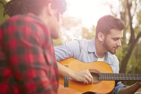 What Is a Parlor Guitar? – All You Need to Know | InstrumentGuys