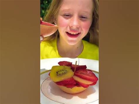Nastya and her friends prepare fruit desserts 🤗 #Shorts - YouTube