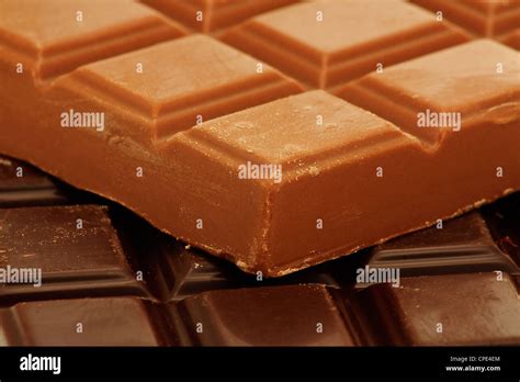 Barre de chocolat au lait Banque de photographies et d’images à haute ...