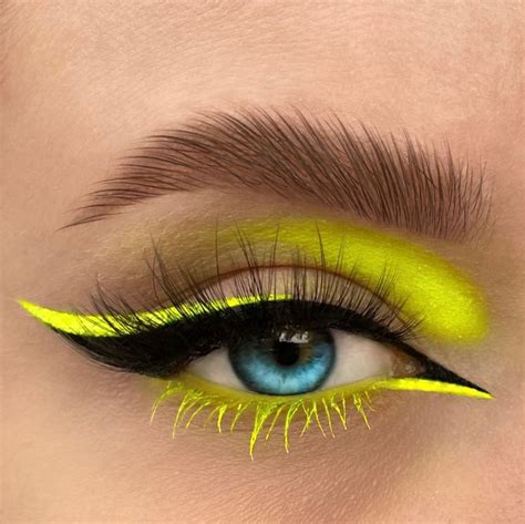 Ig: makeupbykatarinna Page: chorhinna | Yellow eye makeup, Makeup ...