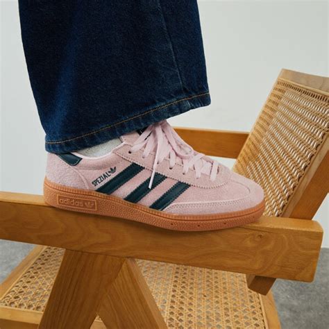 ADIDAS ORIGINALS HANDBALL SPEZIAL PINK/NAVY - SNEAKERS WOMEN | Courir.com