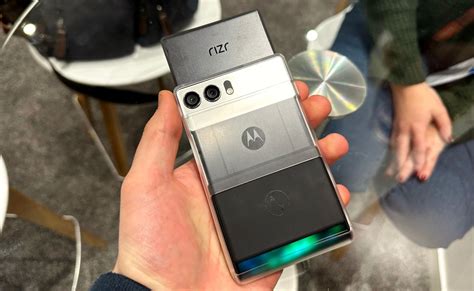 Motorola Reveals Its Rollable Smartphone Prototype at MWC 2023, But Who ...