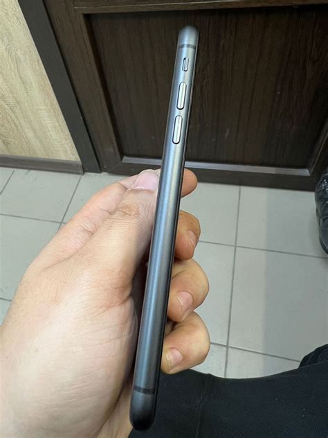 iPhone 11 128G телефон был куплен в молчали месяц назад на горати
