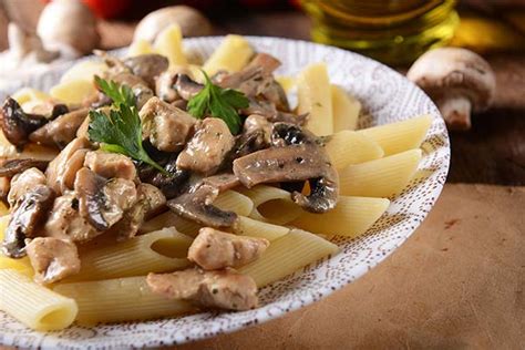 С чем можно есть макароны: с какими продуктами сочетаются?
