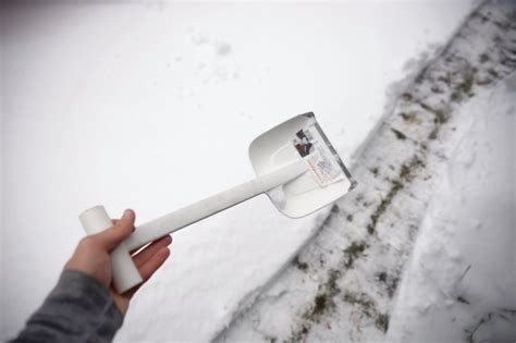 Обзор от покупателя на Лопата FISKARS автомобильная SnowXpert 1019347 ...