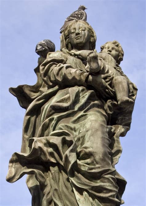 Woman with baby statue stock image. Image of woman, statue - 44916379