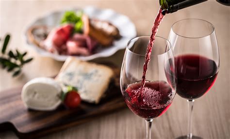 Beneficios y Contraindicaciones del vino tinto - ¿Tomar en ayunas?