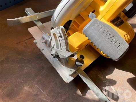 Cirkelsåg batteri - DEWALT DCS570 | Blinto auktioner