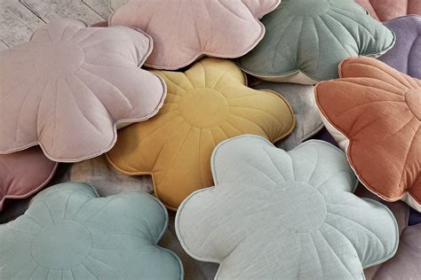 Linen bloom pillow Mint – Trade Moi Mili