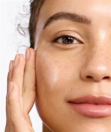Niacinamide Nedir? Faydaları Nelerdir? | Bridolog