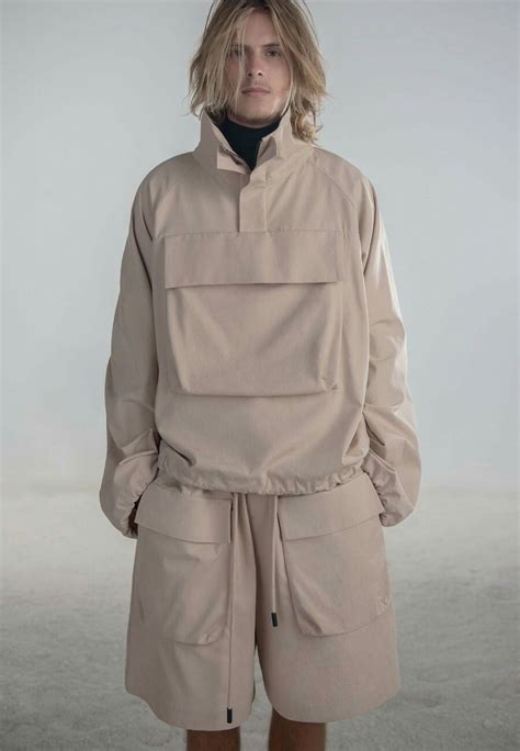 Pin by 圣辉 刘 on Fashion | Unisex fashion, How to wear, Ready to wear