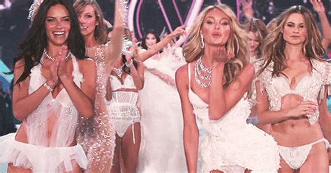 14 Best GIFS from the Victoria's Secret Fashion Show | Victoria secret ...