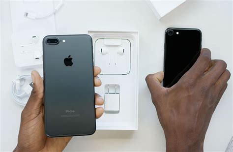 Распаковка iPhone 7: матовый черный и «черный оникс» [видео] | BERRYBLOG