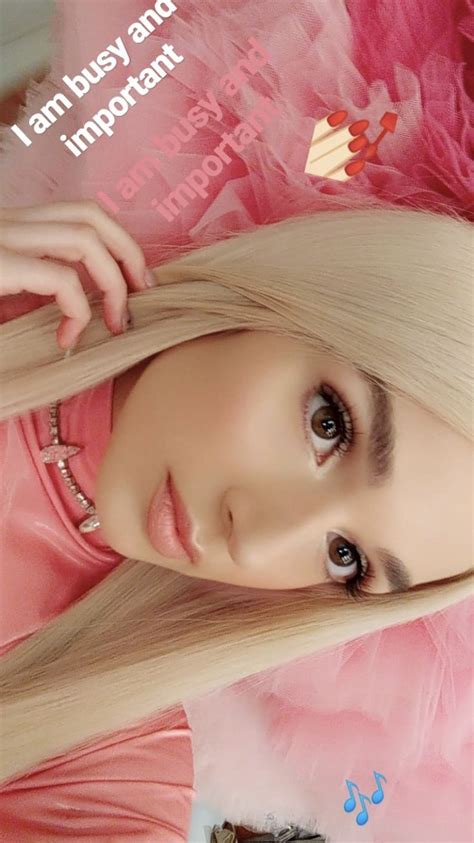 Pin by 𝓱𝓮𝓵𝓵𝓸𝓱𝓸𝓷𝓮𝔂𝓶𝓸𝓸𝓷_ on Poppy | That poppy, Im poppy, Poppy singer