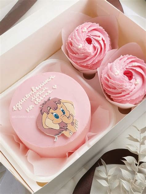 Бенто капкейки для мамы 💕 | Creative birthday cakes, Cake decorating ...