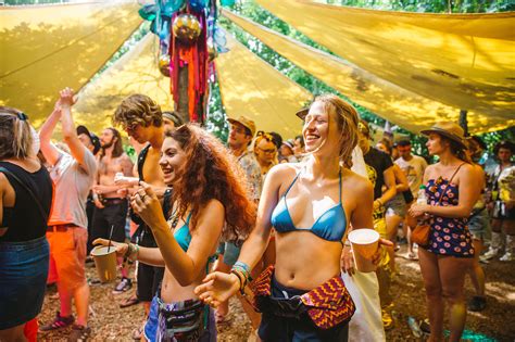 Secret Garden Party 2016 w/ Air, Band of Skulls, Caribou, Rae Morris ...