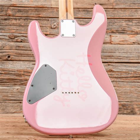 Squier Hello Kitty Stratocaster Pink 2006 – Chicago Music Exchange